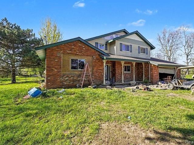7255 Lahring Rd, Argentine, MI 48436