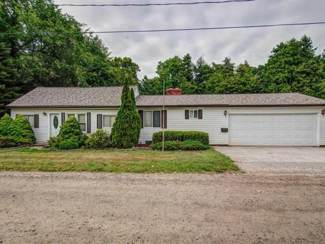 7257 Forest Dr, Lexington, MI 48450