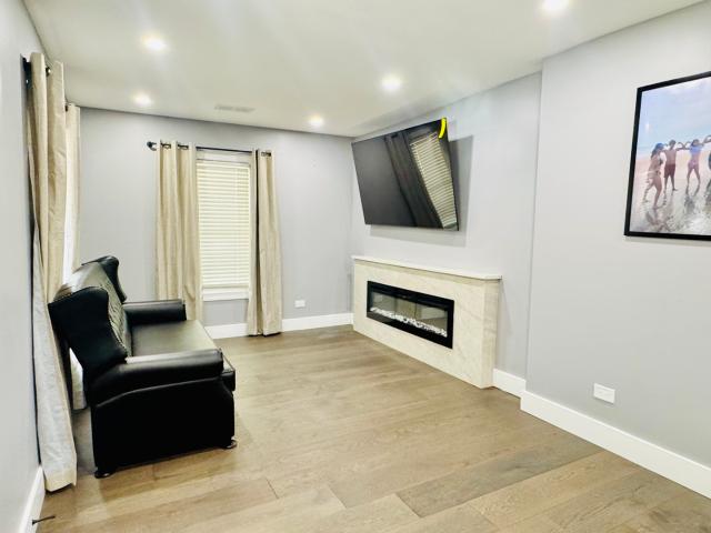 7258 W 72ND Street