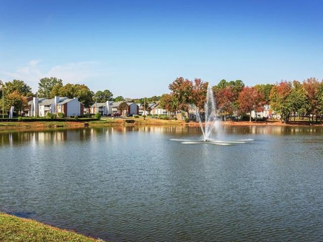 7259 Point Lake Dr, Charlotte, NC 28227