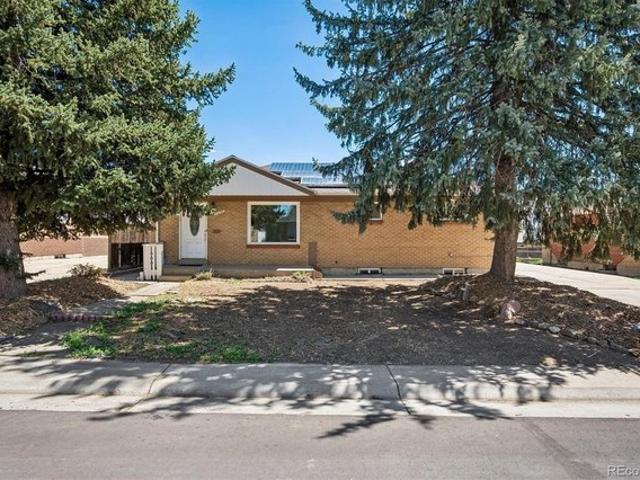 7250 Avrum Dr, Denver, CO 80221