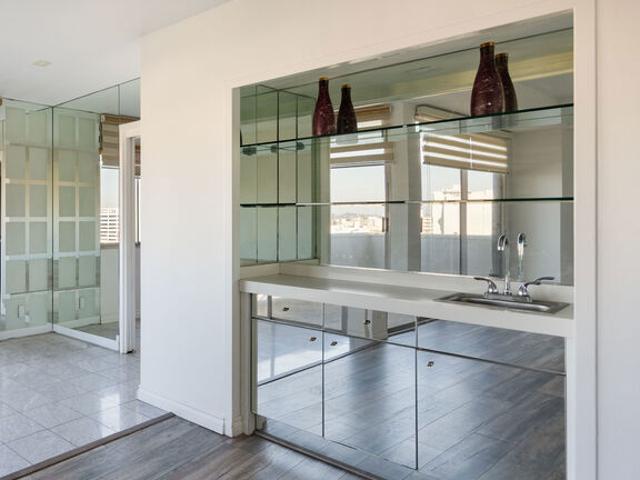 7250 Franklin Avenue 702