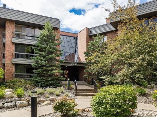 7250 Lewis Ridge Pkwy Apt 112, Edina, MN 55439