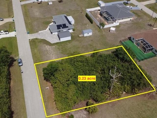 7250 Peacock Ln, Englewood, FL 34224