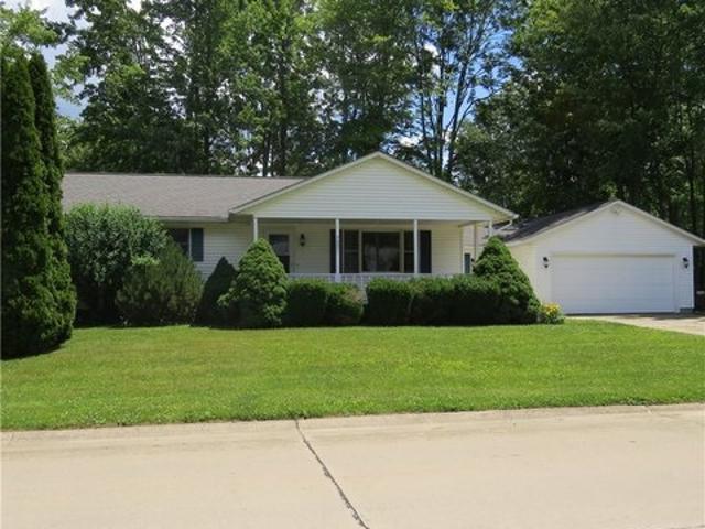 7251 Hidden Glen Dr, Amherst, OH 44001