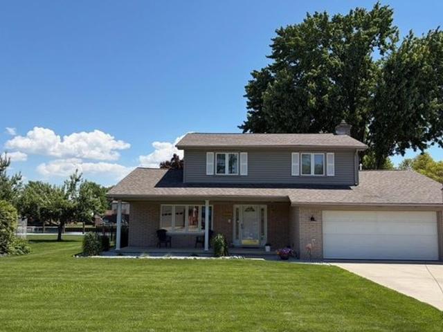 7253 Flamingo Rd, Algonac, MI 48001