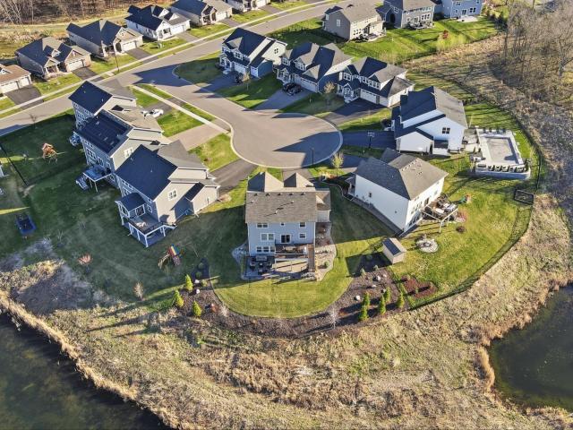 7253 Rogers Ct, Chanhassen, MN 55317 | MLS #7039 | Compass