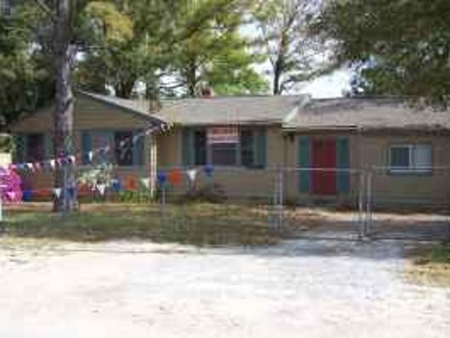 $725 / 3br Big 3 Can Be 4 Bedroom Home! 10 Milton Road map
