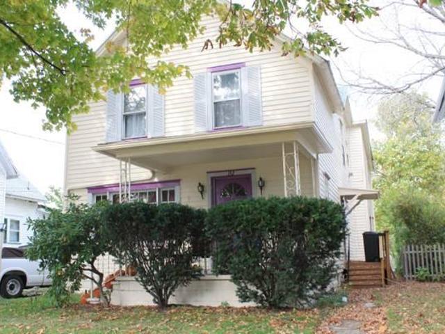 $725 / 3br 1500ft² Good size 3 Beds Front Apartment