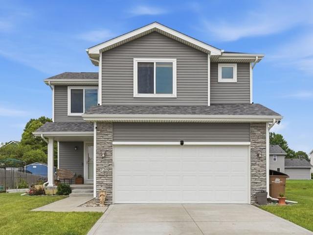 725 17th St SE, Altoona, IA 50009