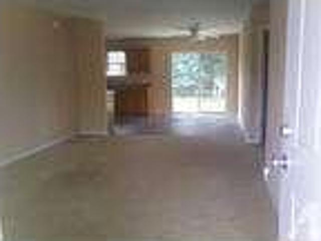 $725 / 2br 1100ftÂ² Newer 2 Bedroom Great Schools