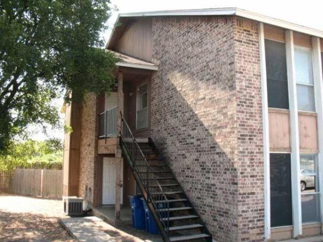 $725 / 2br 800ft² 2/2 4plex for $725 near Duval/Mopac! Upstairs Unit! Duval/Mopac map