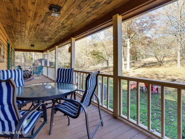 725 Country Lane