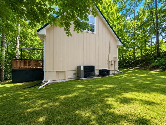 725 Calvert Ridge Rd