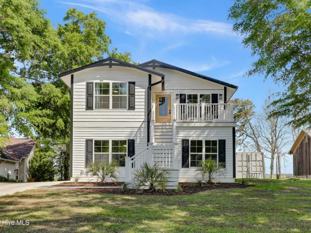 725 Chadwick Shores Drive
