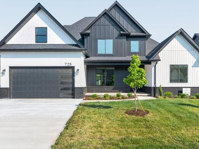 725 Azalea Ln, Versailles, KY 40383