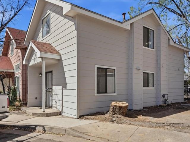 725 Barelas Ct SW, Albuquerque, NM 87102
