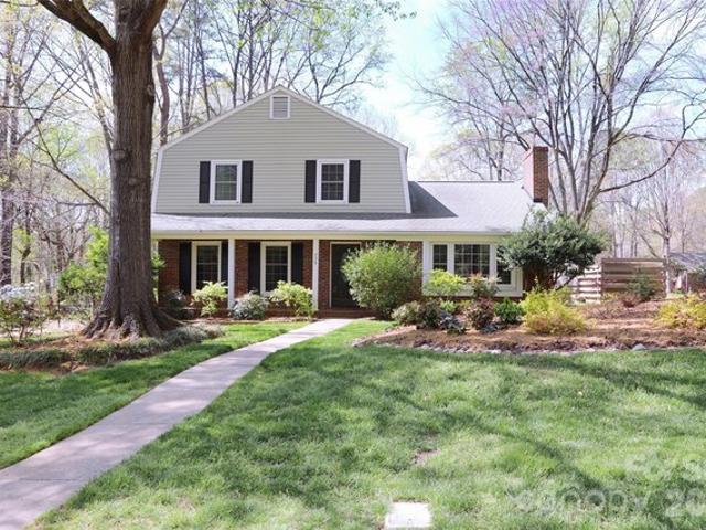 725 Bethune Pl, Matthews, NC 28105