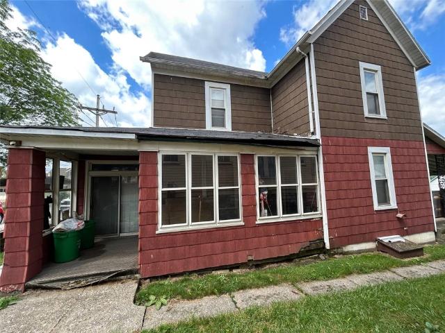 725 Bloom St
