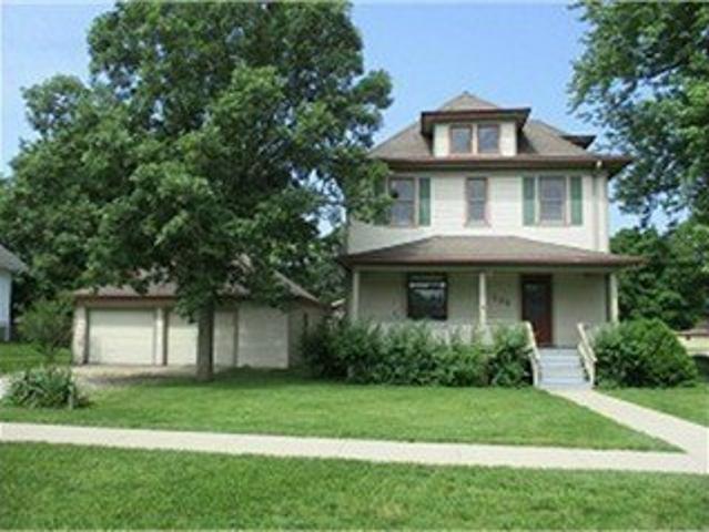 725 Grove St, Perry, IA 50220