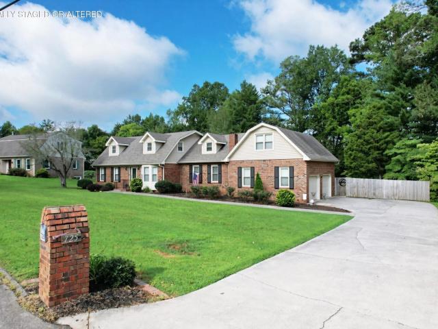 725 Everhart Drive NW
