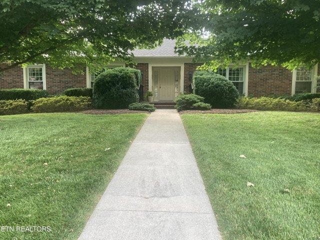 725 Kempton Rd, Knoxville, TN 37909