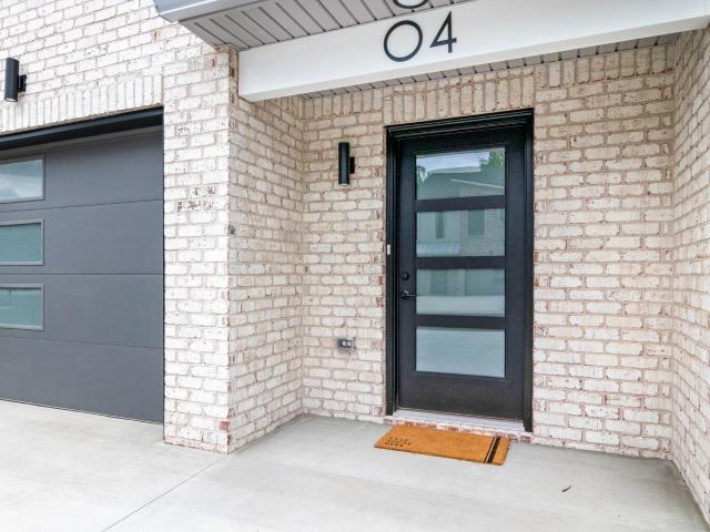 725 Hornbuckle Rd # D1