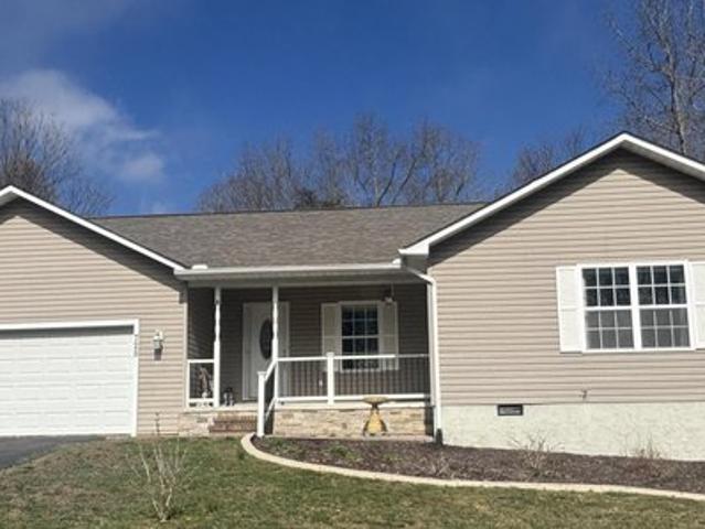 725 Oneida Ln, Crossville, TN 38572
