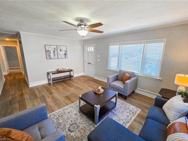 725 Oakland Ave, Hampton, VA 23663
