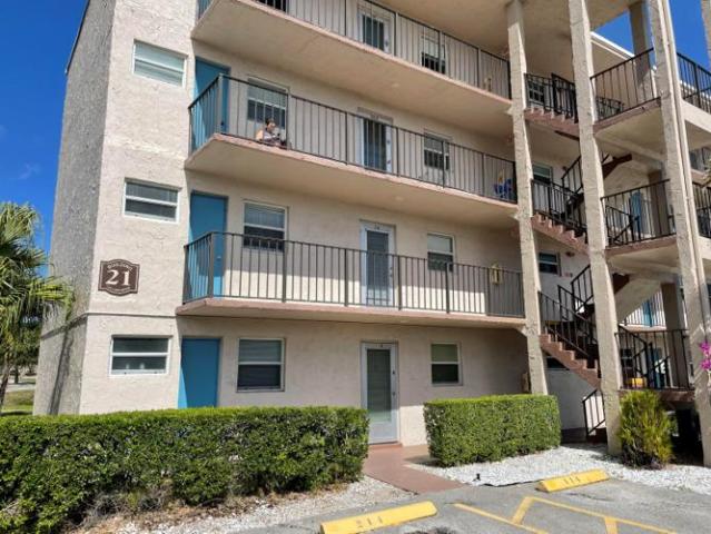 725 Lori Dr #114, Palm Springs, FL 33461