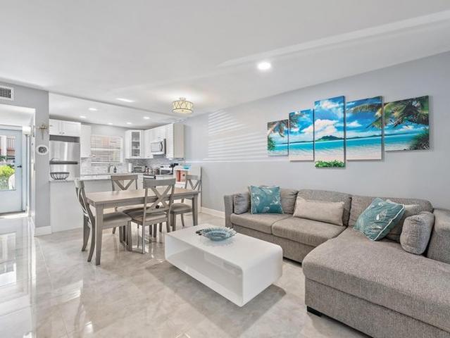 725 Lori Dr Apt 111, Palm Springs, FL 33461