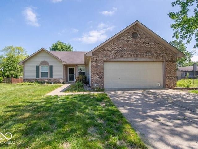 725 Lake Shore Rd, Franklin, IN 46131