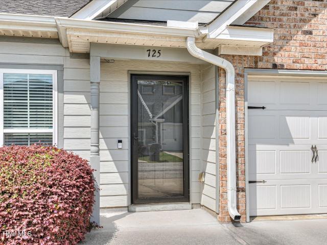 725 Leela Court