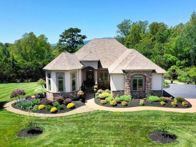 725 Lenox Hill Rd, Charlottesville, VA 22903