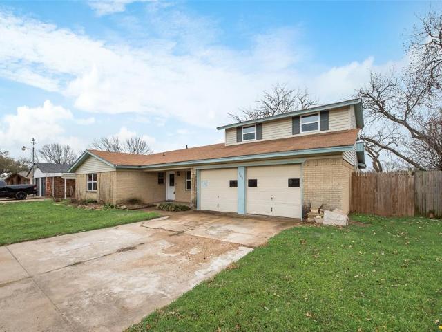 725 Meadowlark Cir, Crowley, TX 76036 | MLS #21142 | Compass