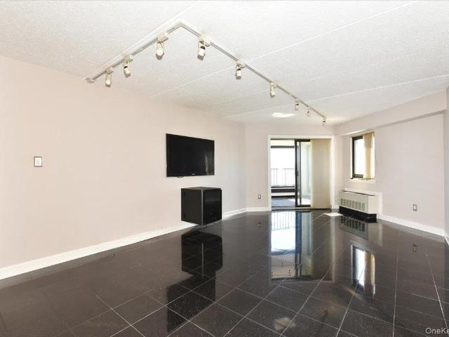 725 Miller Avenue 218