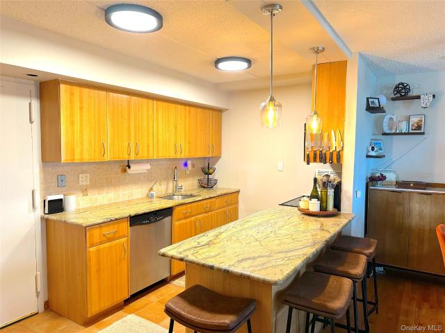 725 Miller Avenue 220