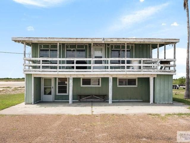 725 N Bayshore Dr, Port Mansfield, TX 78598