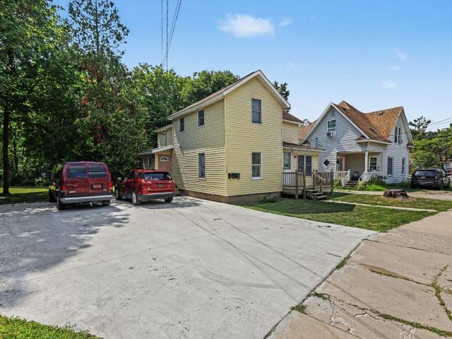 725 N Lake Street