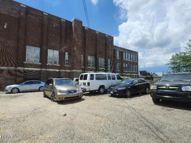 725 N Locust Street
