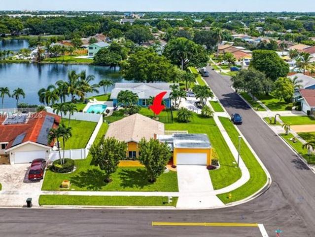 725 NW 49th Ave, Coconut Creek, FL 33063