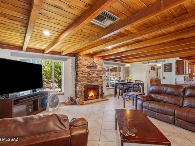 725 S Gollob Rd, Tucson, AZ 85710