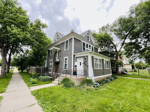 725 S Lincoln St, Aberdeen, SD 57401