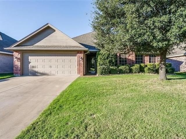 725 Snapper Dr, Burleson, TX 76028