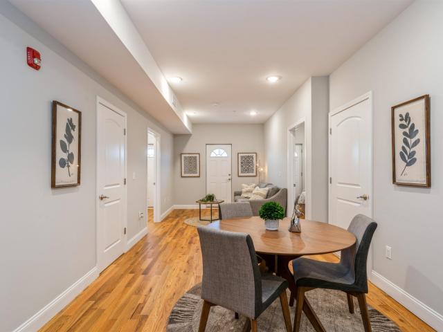 725 Sip St # 404