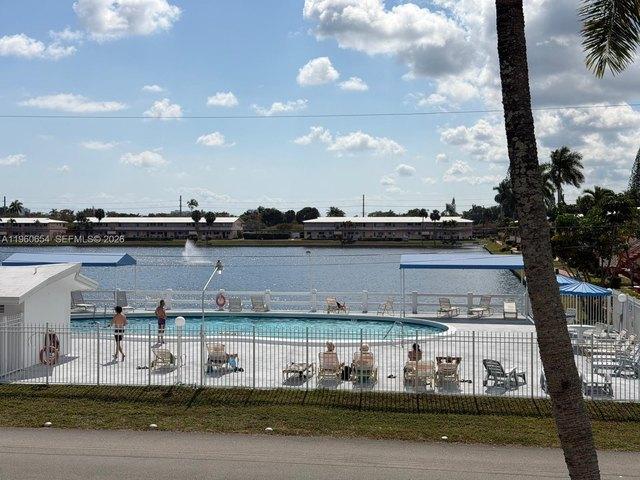 725 SW 11th Ave Unit 17F, Hallandale Beach, FL 33009