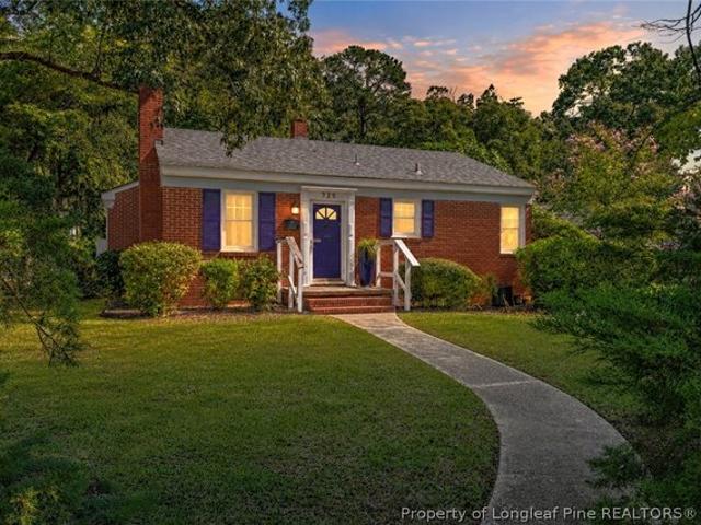 725 Poole Dr, Fayetteville, NC 28303