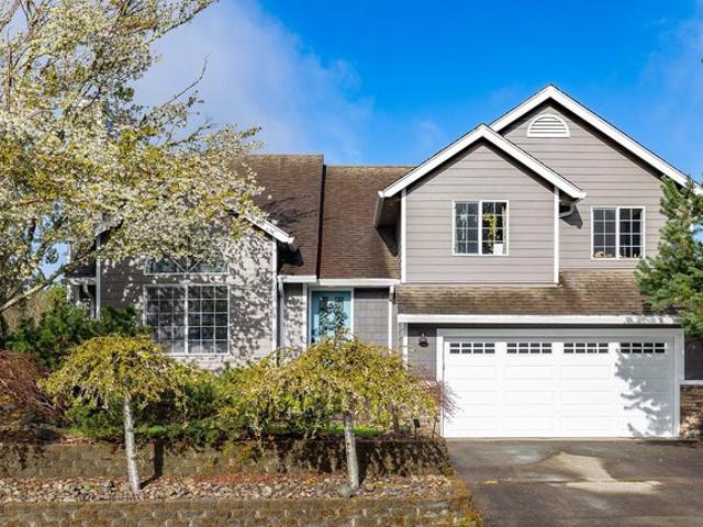 725 Peacock St, Hammond, OR 97121