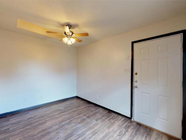 725 Peppertree Drive 11