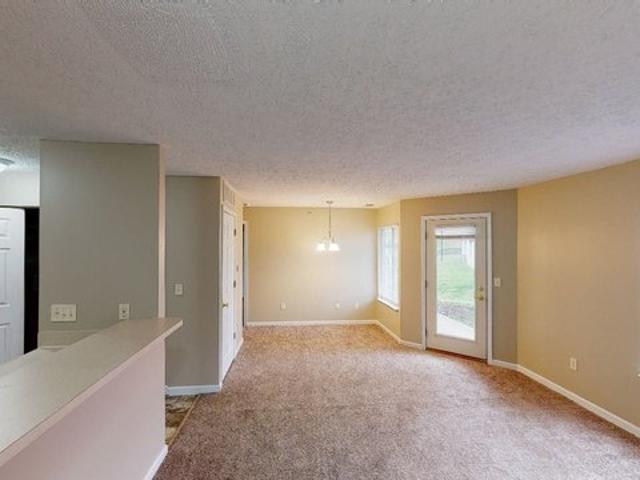 725 Rosewood Dr, Taylor Mill, KY 41015